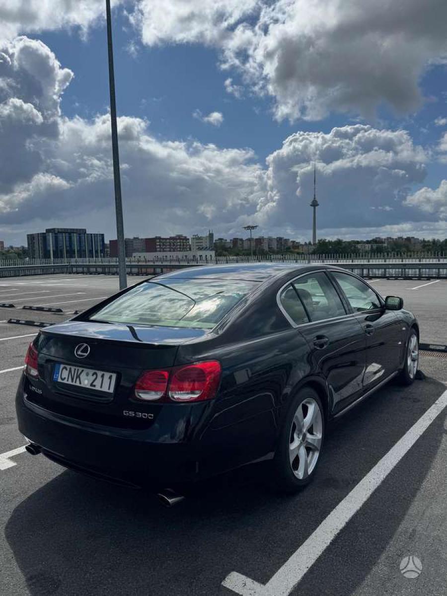 Black Lexus GS 300h 2007 in Vilnius, with an engine capacity of 3.00 L and mileage of 219 thousand km for 5500 €, photo 3 on AUTOMOTO.COM.LV