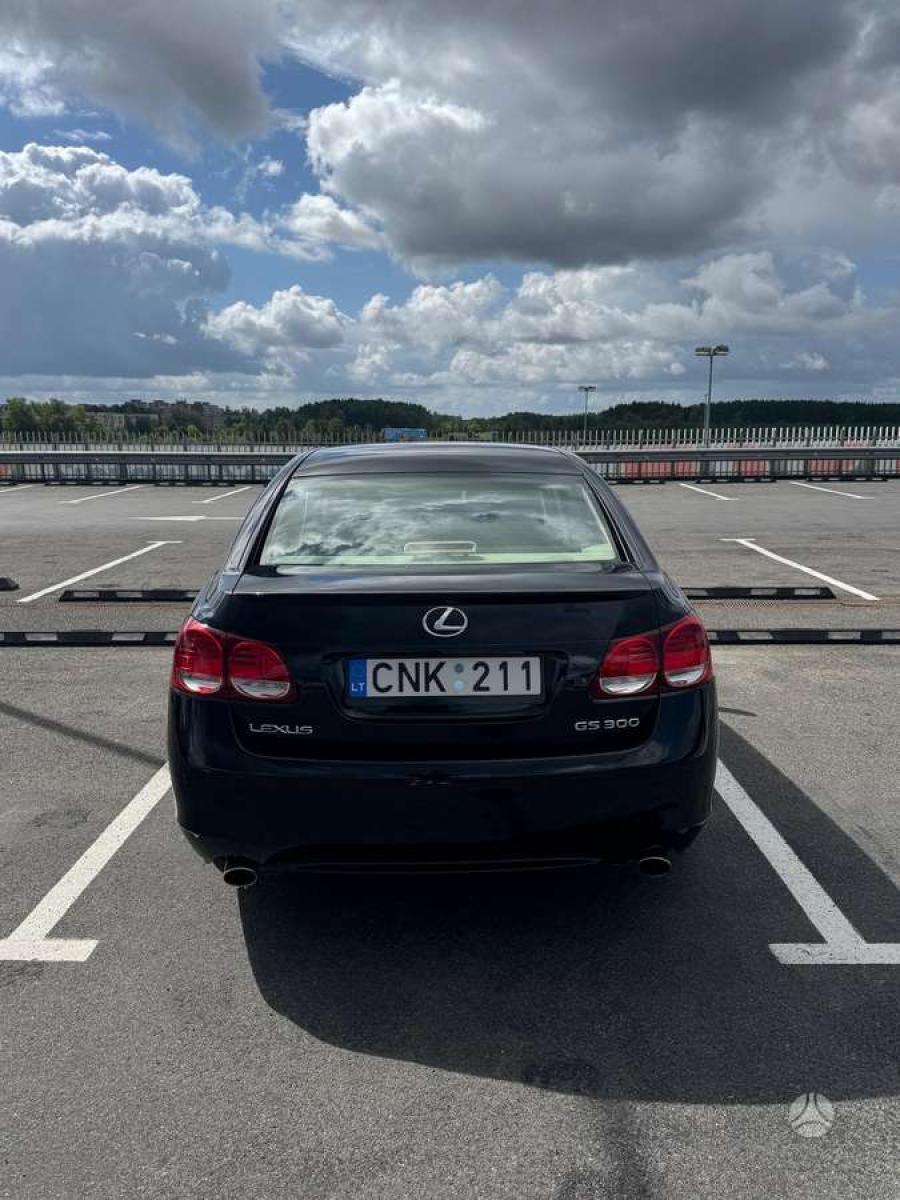 Black Lexus GS 300h 2007 in Vilnius, with an engine capacity of 3.00 L and mileage of 219 thousand km for 5500 €, photo 7 on AUTOMOTO.COM.LV