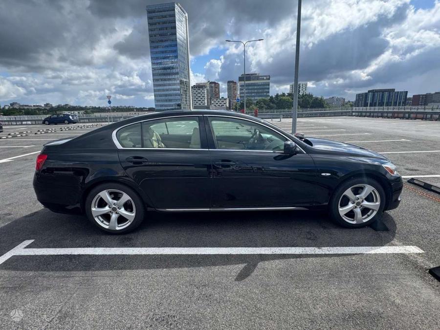 Black Lexus GS 300h 2007 in Vilnius, with an engine capacity of 3.00 L and mileage of 219 thousand km for 5500 €, photo 8 on AUTOMOTO.COM.LV