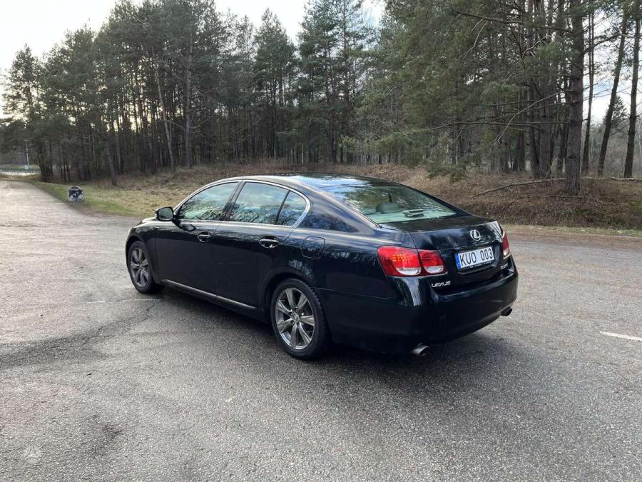 Black Lexus GS 300h 2009 in Ukmerge, with an engine capacity of 3.00 L and mileage of 201 thousand km for 4200 €, photo 4 on AUTOMOTO.COM.LV