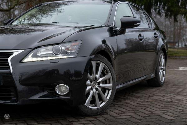 Black Lexus GS 300h 2014 in Vilnius, with an engine capacity of 2.49 L and mileage of 215 thousand km for 15800 €, photo 2 on AUTOMOTO.COM.LV