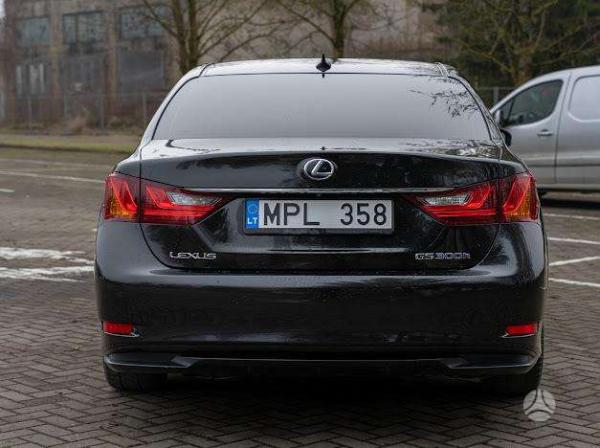 Black Lexus GS 300h 2014 in Vilnius, with an engine capacity of 2.49 L and mileage of 215 thousand km for 15800 €, photo 5 on AUTOMOTO.COM.LV