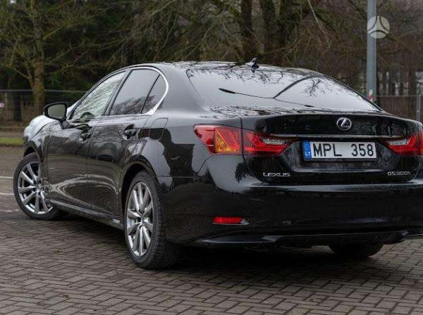 Black Lexus GS 300h 2014 in Vilnius, with an engine capacity of 2.49 L and mileage of 215 thousand km for 15800 €, photo 7 on AUTOMOTO.COM.LV