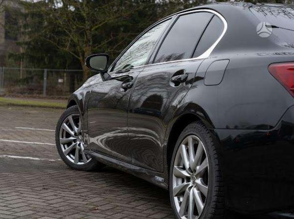Black Lexus GS 300h 2014 in Vilnius, with an engine capacity of 2.49 L and mileage of 215 thousand km for 15800 €, photo 9 on AUTOMOTO.COM.LV