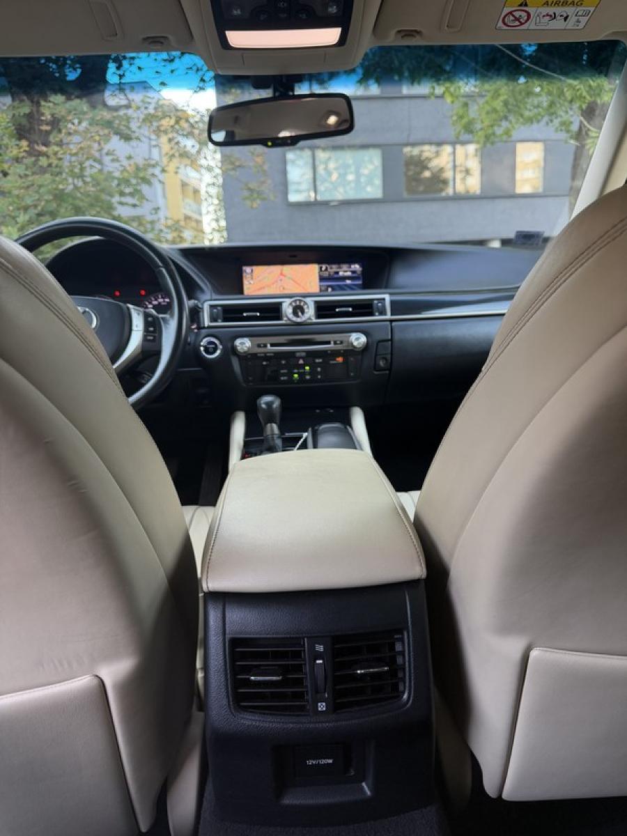 Черный Лексус GS 300h 2014 в Таллин, объемом двигателя 2.50 л и пробегом 227 тыс. км за 16500 €, фото 14 на AUTOMOTO.COM.LV