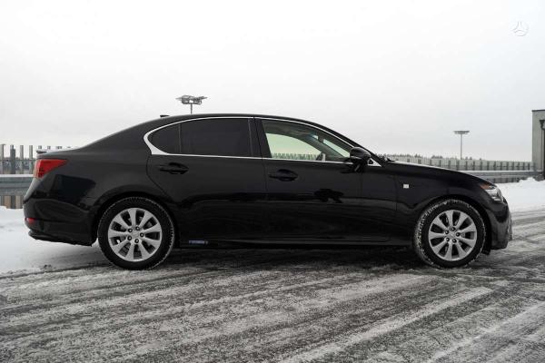 Black Lexus GS 300h 2015 in Vilnius, with an engine capacity of 2.49 L and mileage of 206 thousand km for 16300 €, photo 3 on AUTOMOTO.COM.LV
