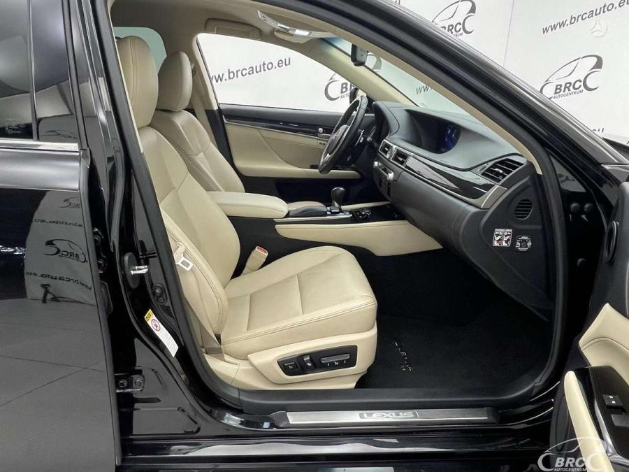 Black Lexus GS 300h 2015 in Vilnius, with an engine capacity of 2.49 L and mileage of 206 thousand km for 14100 €, photo 6 on AUTOMOTO.COM.LV