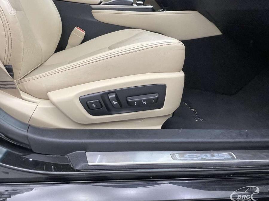 Black Lexus GS 300h 2015 in Vilnius, with an engine capacity of 2.49 L and mileage of 206 thousand km for 14100 €, photo 8 on AUTOMOTO.COM.LV
