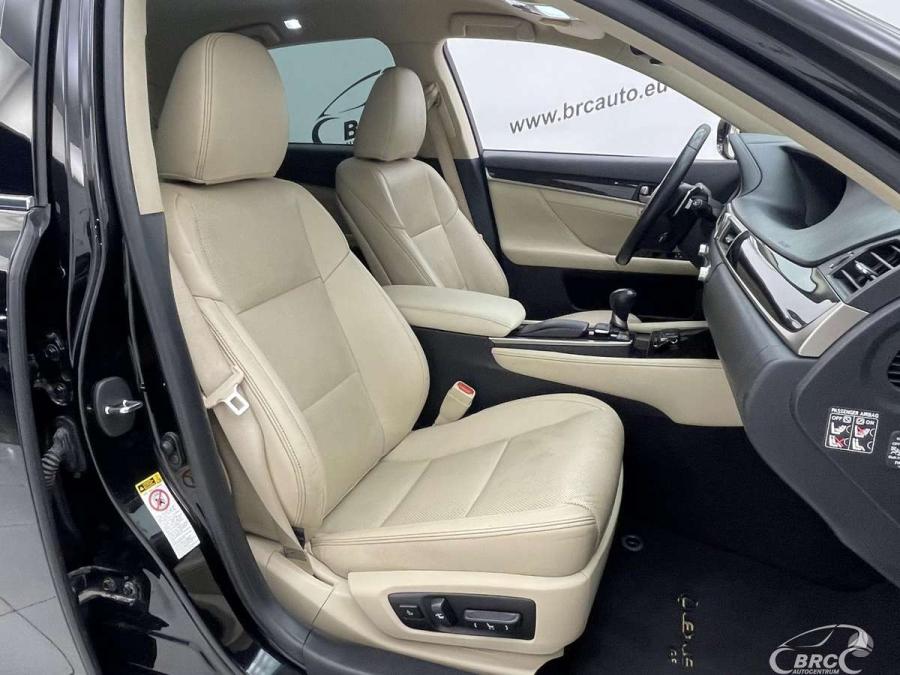 Black Lexus GS 300h 2015 in Vilnius, with an engine capacity of 2.49 L and mileage of 206 thousand km for 14100 €, photo 9 on AUTOMOTO.COM.LV