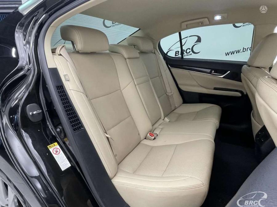 Black Lexus GS 300h 2015 in Vilnius, with an engine capacity of 2.49 L and mileage of 206 thousand km for 14100 €, photo 13 on AUTOMOTO.COM.LV