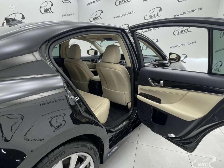Black Lexus GS 300h 2015 in Vilnius, with an engine capacity of 2.49 L and mileage of 206 thousand km for 14100 €, photo 14 on AUTOMOTO.COM.LV