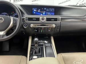 Black Lexus GS 300h 2015 in Vilnius, with an engine capacity of 2.49 L and mileage of 206 thousand km for 14100 €, photo 16 on AUTOMOTO.COM.LV