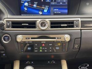 Black Lexus GS 300h 2015 in Vilnius, with an engine capacity of 2.49 L and mileage of 206 thousand km for 14100 €, photo 18 on AUTOMOTO.COM.LV