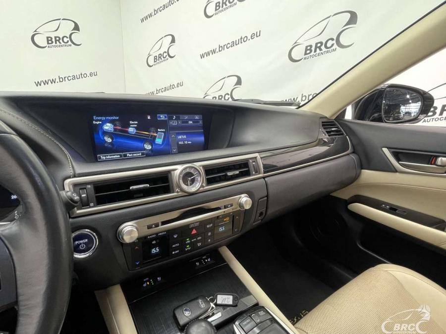 Black Lexus GS 300h 2015 in Vilnius, with an engine capacity of 2.49 L and mileage of 206 thousand km for 14100 €, photo 30 on AUTOMOTO.COM.LV
