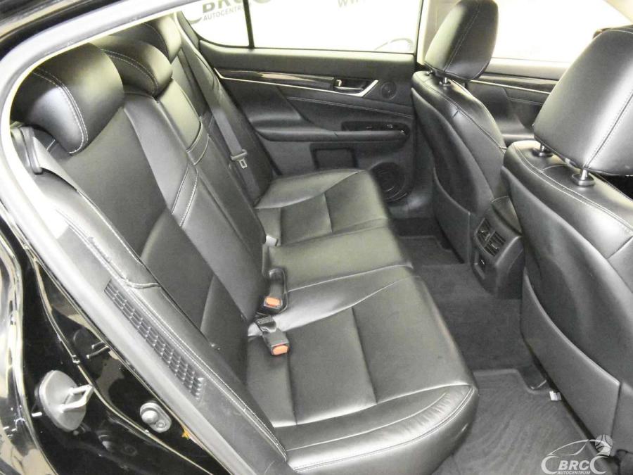 Black Lexus GS 300h 2017 in Vilnius, with an engine capacity of 2.49 L and mileage of 164 thousand km for 19500 €, photo 11 on AUTOMOTO.COM.LV
