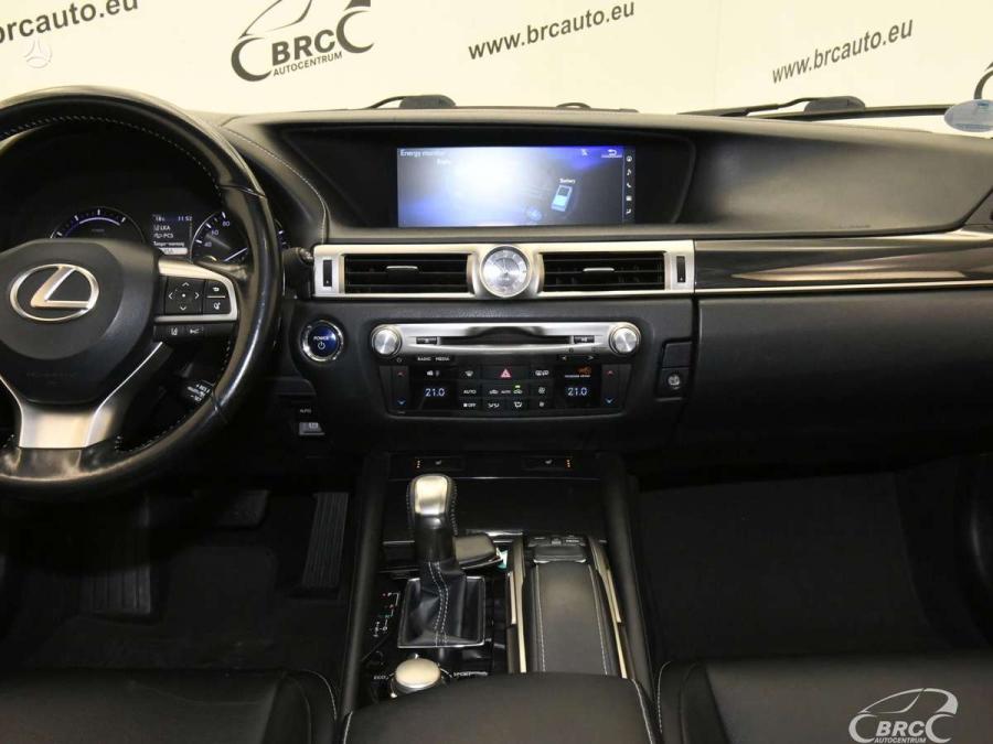 Black Lexus GS 300h 2017 in Vilnius, with an engine capacity of 2.49 L and mileage of 164 thousand km for 19500 €, photo 15 on AUTOMOTO.COM.LV