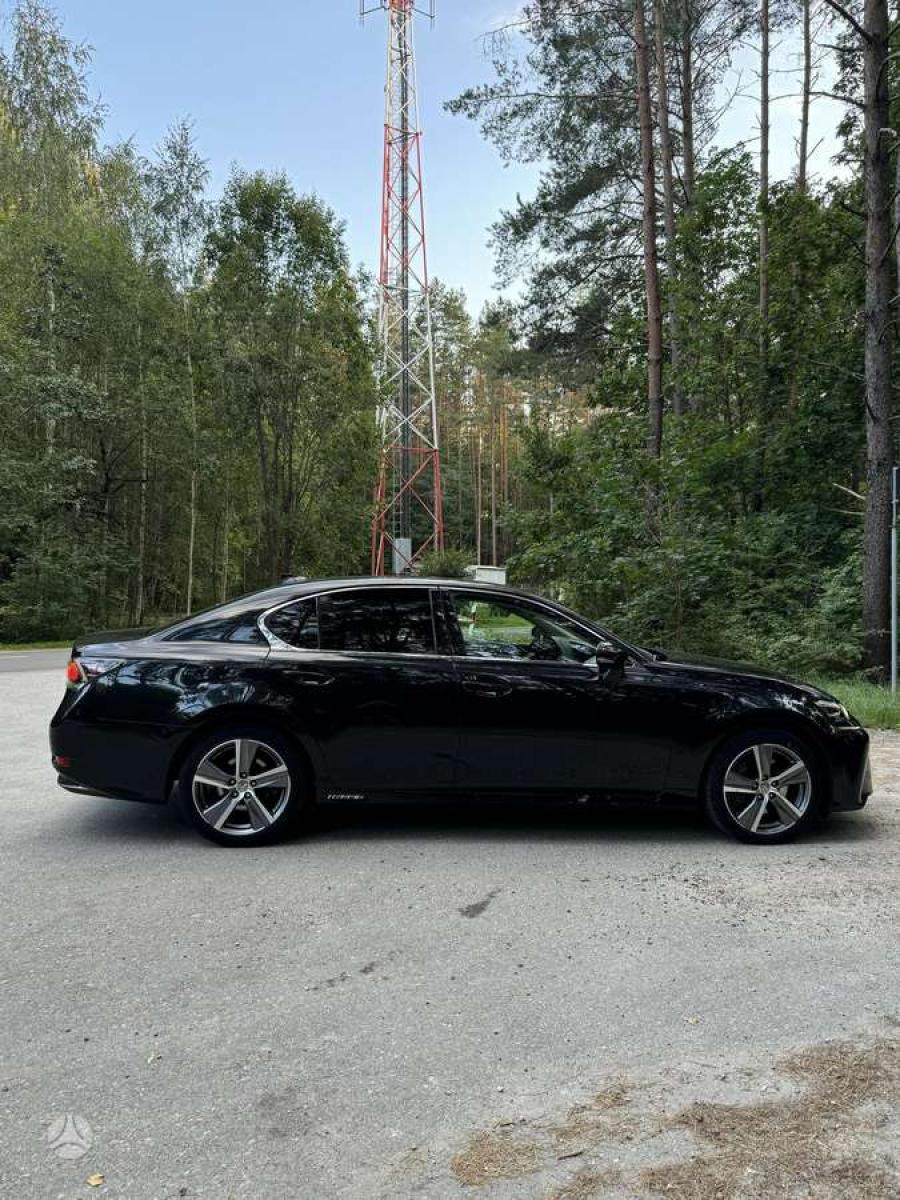 Black Lexus GS 300h 2017 in Vilnius, with an engine capacity of 2.49 L and mileage of 169 thousand km for 18500 €, photo 6 on AUTOMOTO.COM.LV
