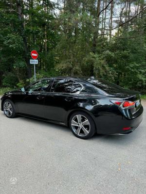 Black Lexus GS 300h 2017 in Vilnius, with an engine capacity of 2.49 L and mileage of 169 thousand km for 18500 €, photo 7 on AUTOMOTO.COM.LV