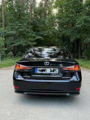 Black Lexus GS 300h 2017 in Vilnius, with an engine capacity of 2.49 L and mileage of 169 thousand km for 18500 €, photo 8 on AUTOMOTO.COM.LV
