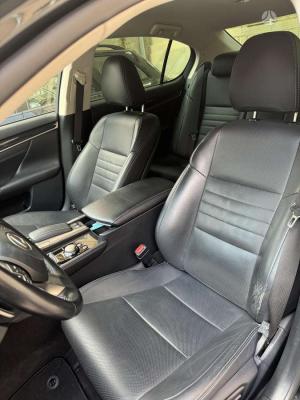 Black Lexus GS 300h 2017 in Vilnius, with an engine capacity of 2.49 L and mileage of 169 thousand km for 18500 €, photo 13 on AUTOMOTO.COM.LV