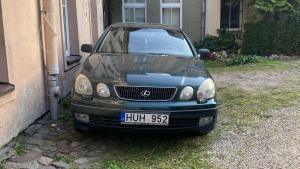 Green Lexus GS 300h 1998 in Vilnius, with an engine capacity of 3.00 L and mileage of 300 thousand km for 1900 €, photo 3 on AUTOMOTO.COM.LV