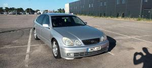 Pelēks Lexus GS 300h 1999 Viļņa, ar dzinēja tilpumu 3.00 L un nobraukumu 298 tūkst. km par 4200 €, foto 3 vietnē AUTOMOTO.COM.LV