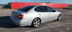 Pelēks Lexus GS 300h 1999 Viļņa, ar dzinēja tilpumu 3.00 L un nobraukumu 298 tūkst. km par 4200 €, foto 4 vietnē AUTOMOTO.COM.LV