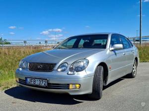 Pelēks Lexus GS 300h 2000 Viļņa, ar dzinēja tilpumu 3.00 L un nobraukumu 340 tūkst. km par 4000 €, foto  vietnē AUTOMOTO.COM.LV
