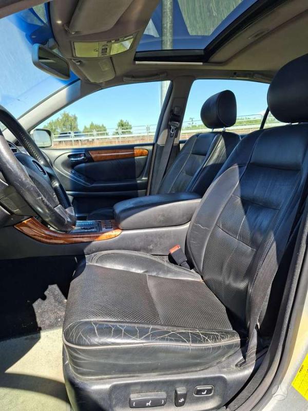 Pelēks Lexus GS 300h 2000 Viļņa, ar dzinēja tilpumu 3.00 L un nobraukumu 340 tūkst. km par 4000 €, foto 6 vietnē AUTOMOTO.COM.LV