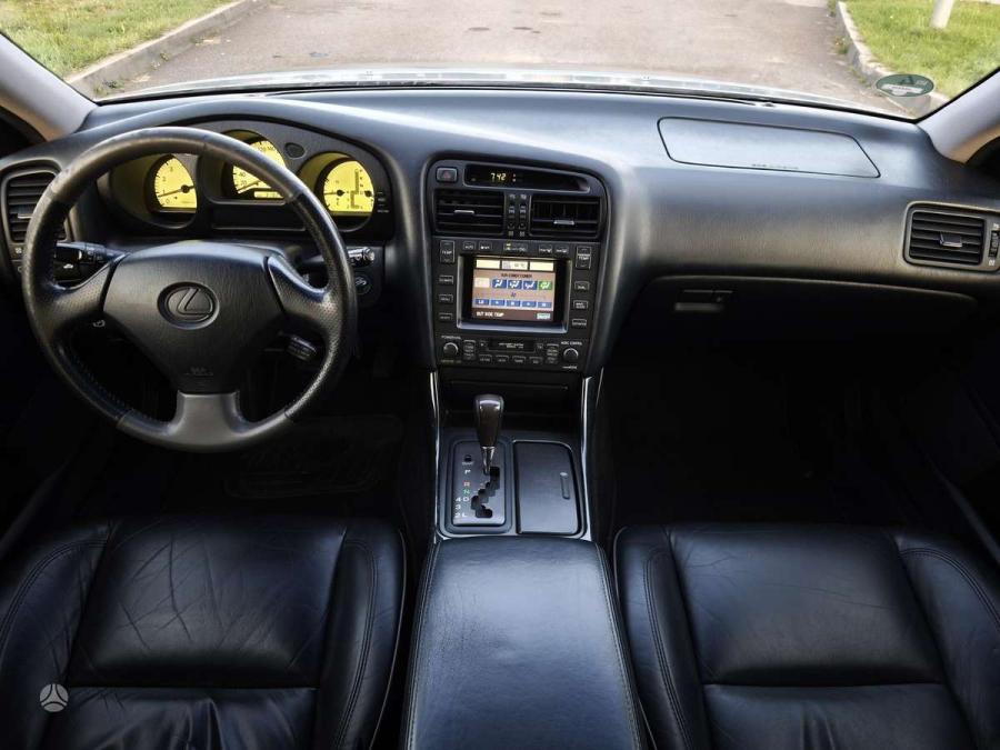 Серый Лексус GS 300h 2000 в Вильнюс, объемом двигателя 3.00 л и пробегом 319 тыс. км за 3700 €, фото 15 на AUTOMOTO.COM.LV