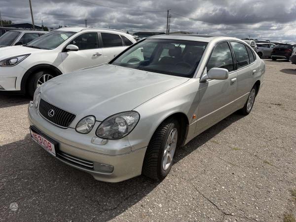 Lexus GS 300h 2001 in Panevezys on AUTOMOTO.COM.LV Grey Lexus GS 300h 2001 in Panevezys, with an engine capacity of 3.00 L and mileage of 219 thousand km for 3700 €, photo 3 on AUTOMOTO.COM.LV