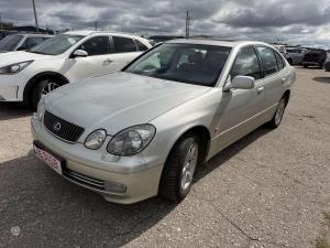Pelēks Lexus GS 300h 2001 Panevēža, ar dzinēja tilpumu 3.00 L un nobraukumu 219 tūkst. km par 3700 €, foto 3 vietnē AUTOMOTO.COM.LV