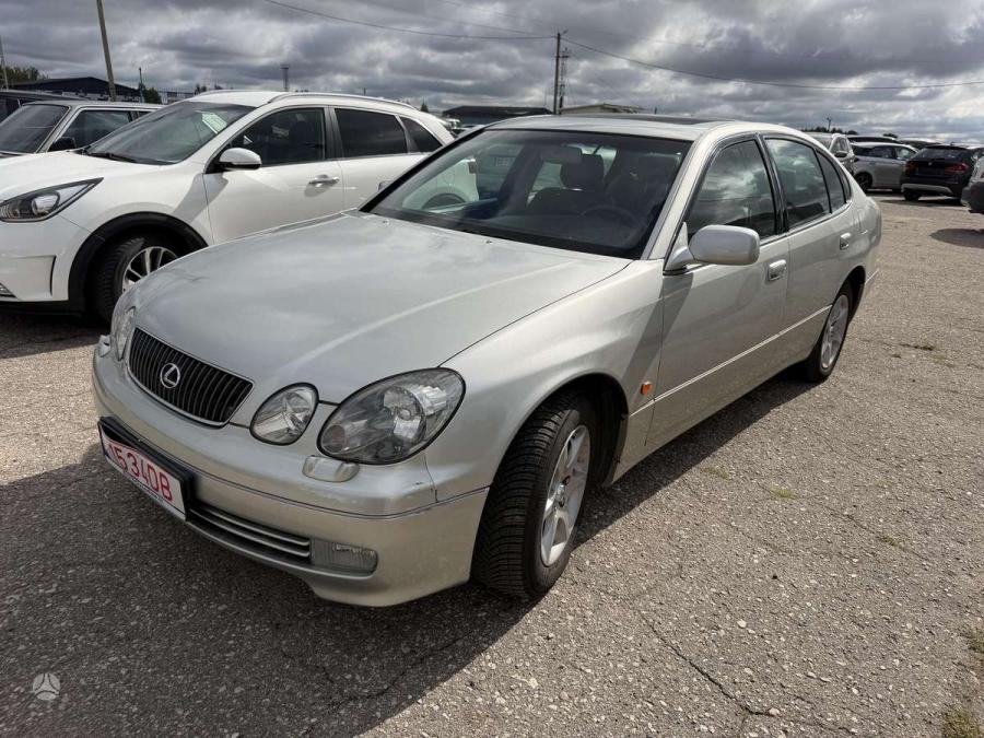 Pelēks Lexus GS 300h 2001 Panevēža, ar dzinēja tilpumu 3.00 L un nobraukumu 219 tūkst. km par 3700 €, foto 3 vietnē AUTOMOTO.COM.LV