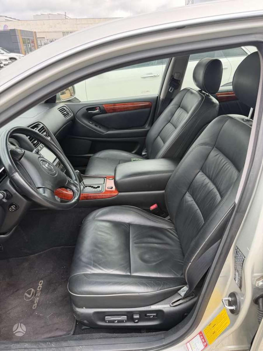 Pelēks Lexus GS 300h 2001 Panevēža, ar dzinēja tilpumu 3.00 L un nobraukumu 219 tūkst. km par 3700 €, foto 12 vietnē AUTOMOTO.COM.LV