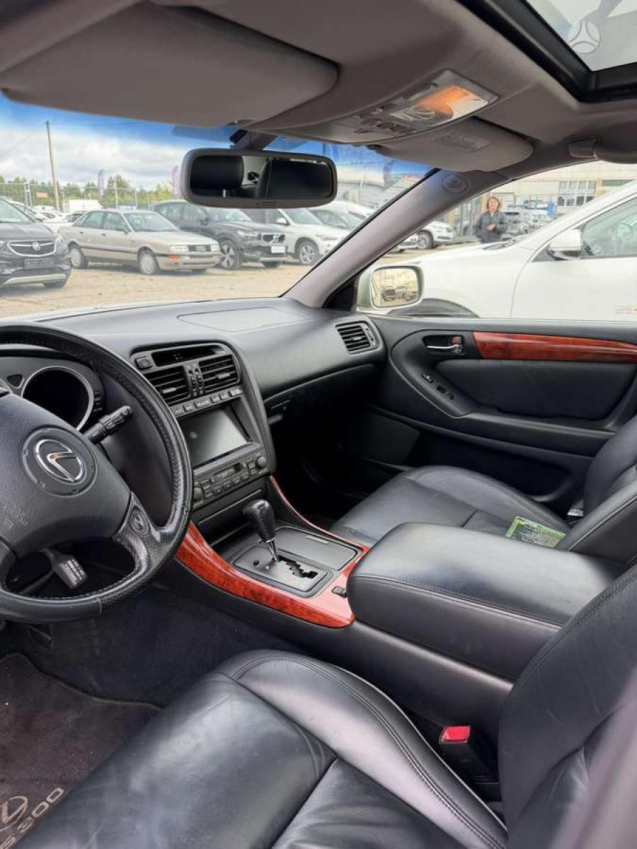 Pelēks Lexus GS 300h 2001 Panevēža, ar dzinēja tilpumu 3.00 L un nobraukumu 219 tūkst. km par 3700 €, foto 14 vietnē AUTOMOTO.COM.LV