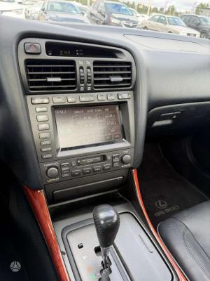 Pelēks Lexus GS 300h 2001 Panevēža, ar dzinēja tilpumu 3.00 L un nobraukumu 219 tūkst. km par 3700 €, foto 18 vietnē AUTOMOTO.COM.LV