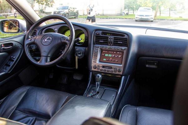 Pelēks Lexus GS 300h 2002 Viļņa, ar dzinēja tilpumu 3.00 L un nobraukumu 235 tūkst. km par 3200 €, foto 7 vietnē AUTOMOTO.COM.LV