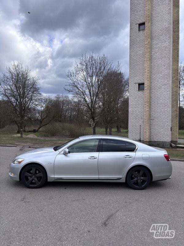 Pelēks Lexus GS 300h 2005 Kauņa, ar dzinēja tilpumu 3.00 L un nobraukumu 356 tūkst. km par 3900 €, foto 4 vietnē AUTOMOTO.COM.LV
