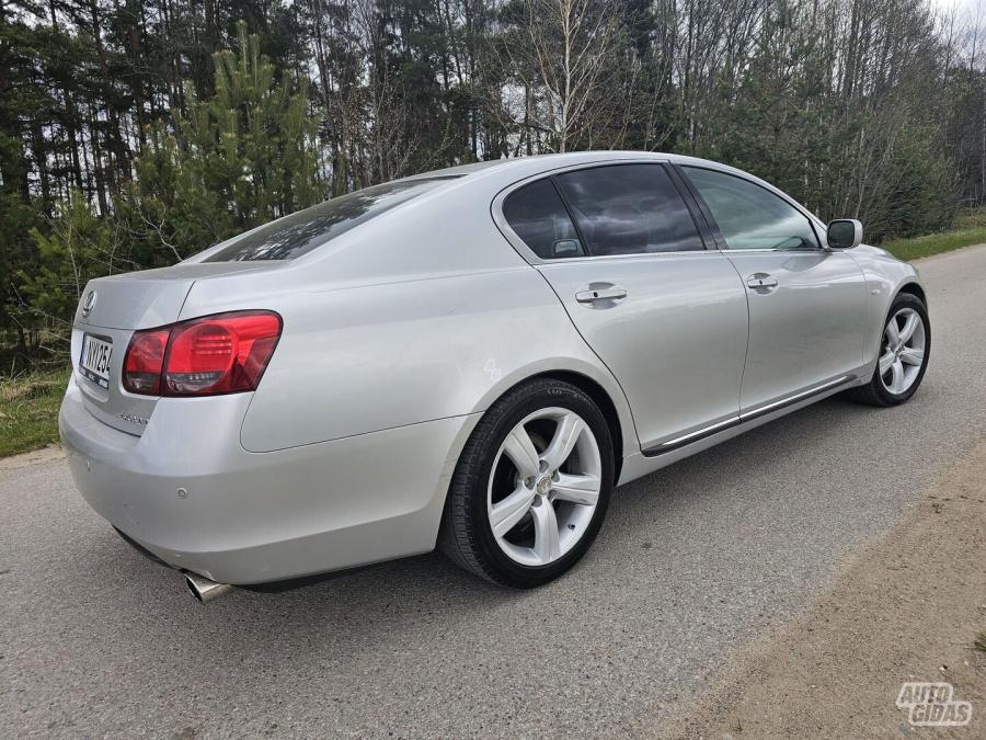 Pelēks Lexus GS 300h 2006 Viļņa, ar dzinēja tilpumu 3.00 L un nobraukumu 332 tūkst. km par 3400 €, foto 4 vietnē AUTOMOTO.COM.LV