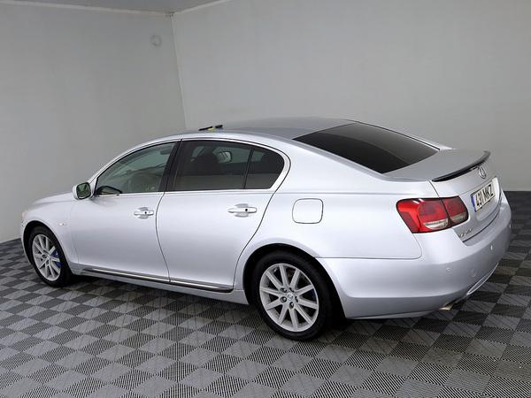 Pelēks Lexus GS 300h 2006 Tallina, ar dzinēja tilpumu 3.00 L un nobraukumu 299 tūkst. km par 2299 €, foto 4 vietnē AUTOMOTO.COM.LV