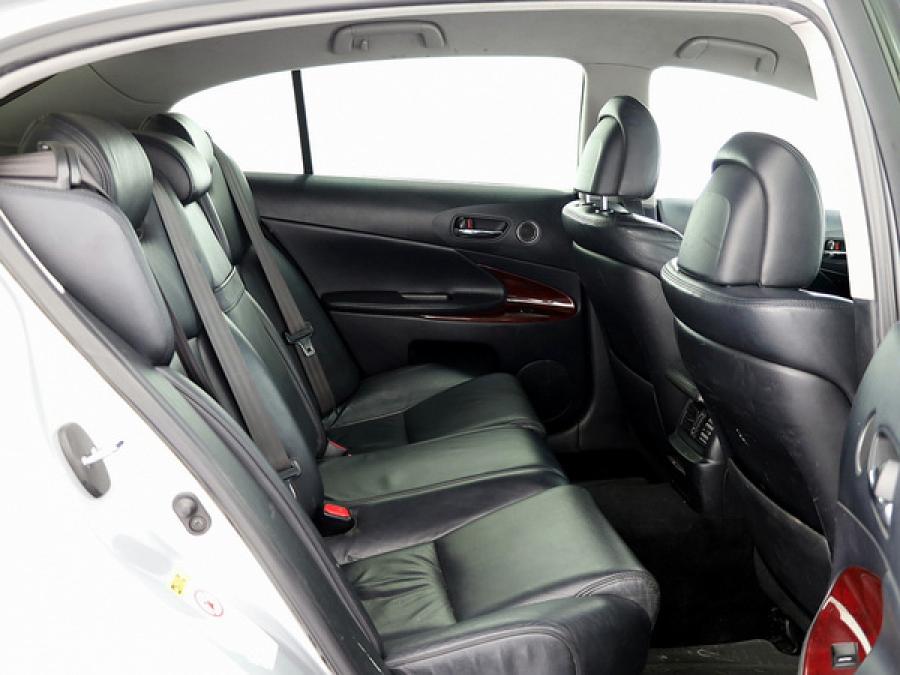 Pelēks Lexus GS 300h 2006 Tallina, ar dzinēja tilpumu 3.00 L un nobraukumu 299 tūkst. km par 2299 €, foto 8 vietnē AUTOMOTO.COM.LV
