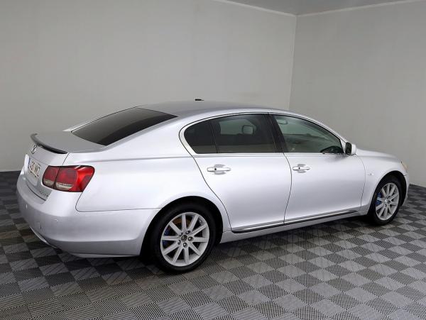Pelēks Lexus GS 300h 2006 Tallina, ar dzinēja tilpumu 3.00 L un nobraukumu 299 tūkst. km par 2299 €, foto 10 vietnē AUTOMOTO.COM.LV