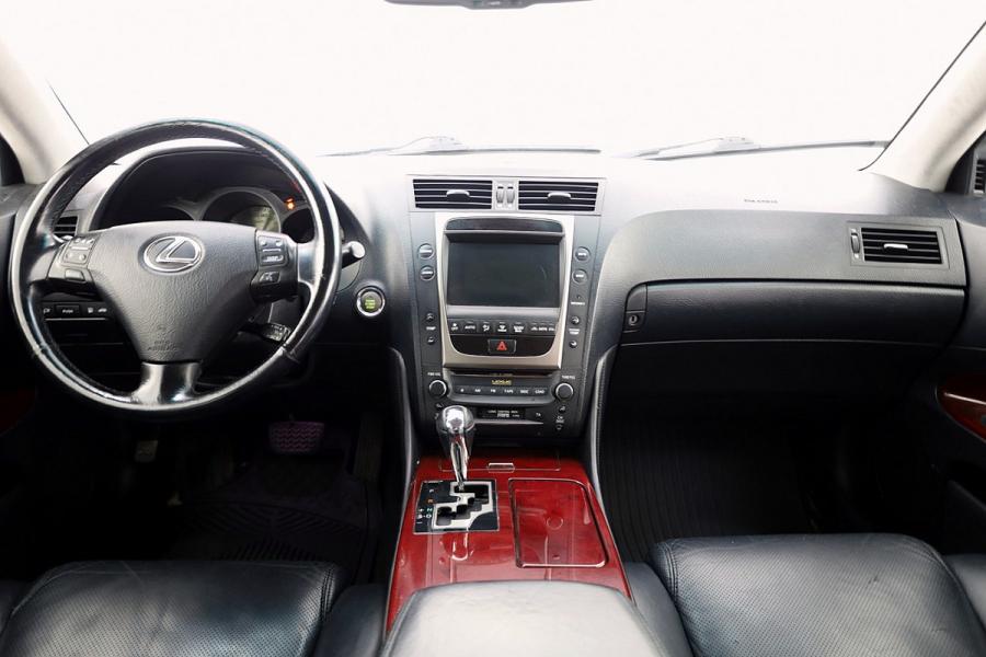 Pelēks Lexus GS 300h 2006 Tallina, ar dzinēja tilpumu 3.00 L un nobraukumu 299 tūkst. km par 2299 €, foto 13 vietnē AUTOMOTO.COM.LV