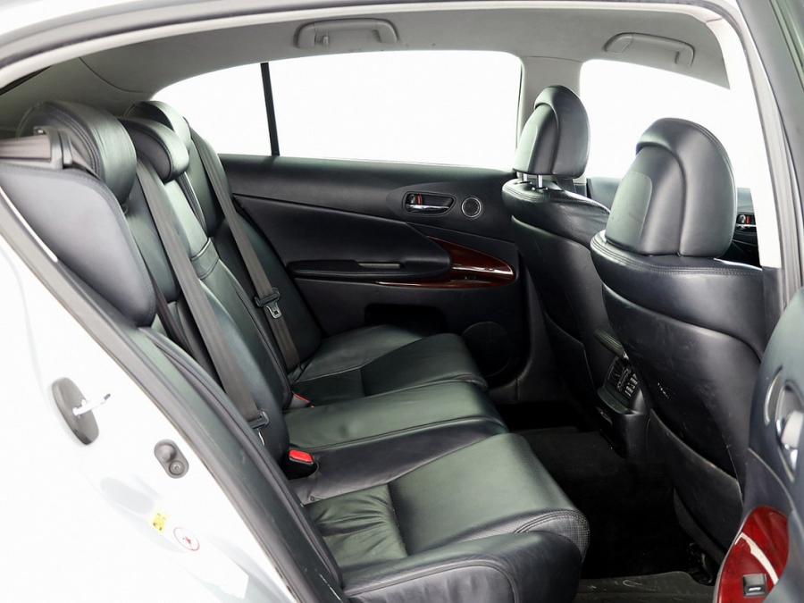 Pelēks Lexus GS 300h 2006 Tallina, ar dzinēja tilpumu 3.00 L un nobraukumu 299 tūkst. km par 2299 €, foto 15 vietnē AUTOMOTO.COM.LV