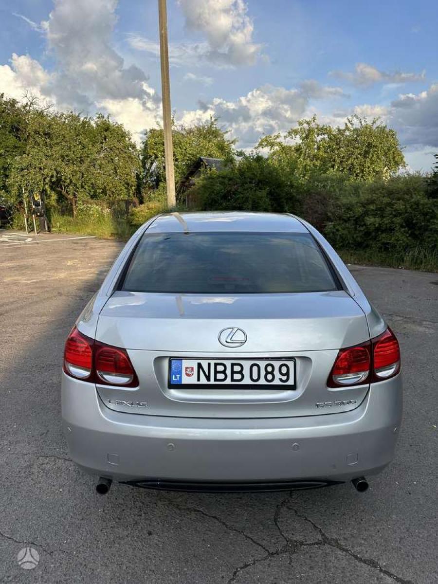 Grey Lexus GS 300h 2007 in Vilnius, with an engine capacity of 3.00 L and mileage of 340 thousand km for 2450 €, photo 8 on AUTOMOTO.COM.LV