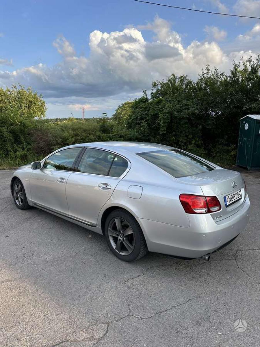 Grey Lexus GS 300h 2007 in Vilnius, with an engine capacity of 3.00 L and mileage of 340 thousand km for 2450 €, photo 9 on AUTOMOTO.COM.LV