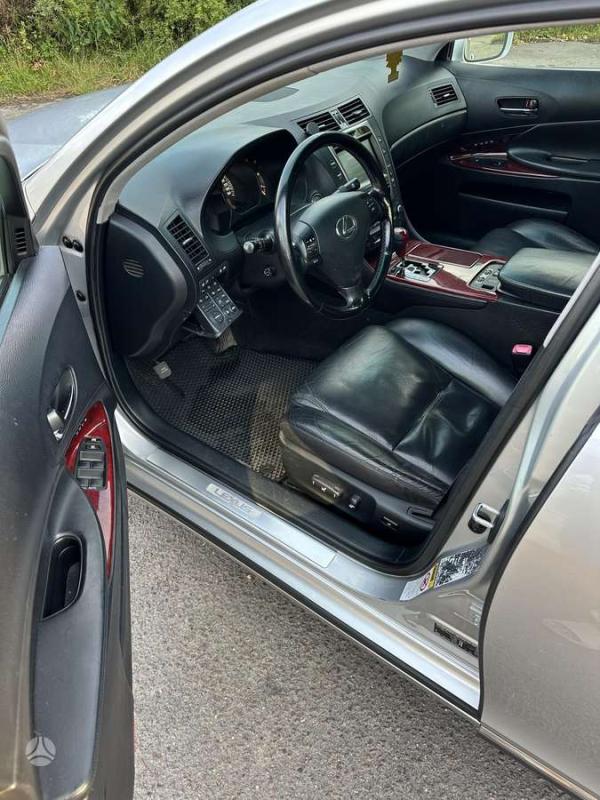 Pelēks Lexus GS 300h 2007 Viļņa, ar dzinēja tilpumu 3.00 L un nobraukumu 340 tūkst. km par 2450 €, foto 10 vietnē AUTOMOTO.COM.LV