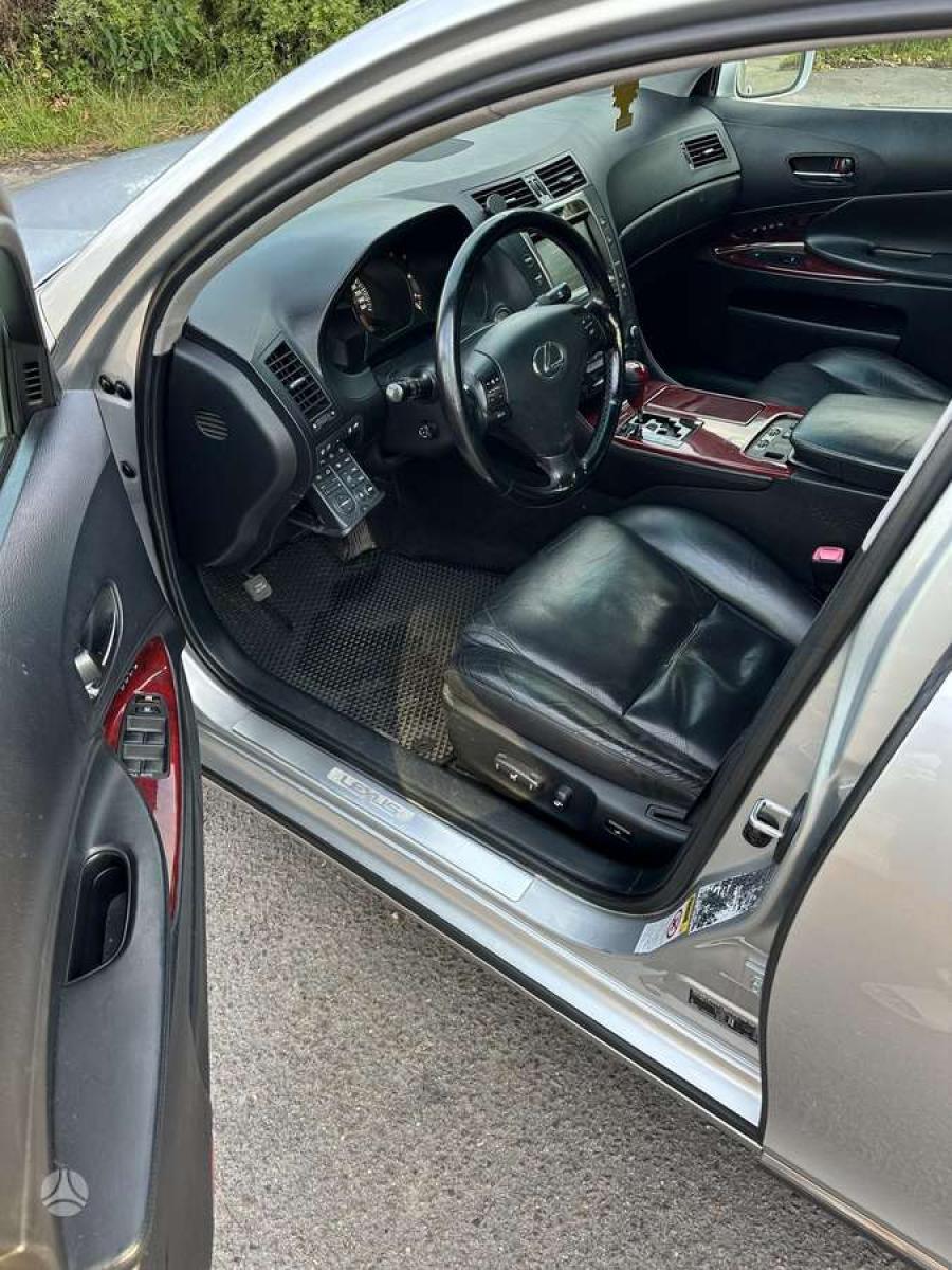 Grey Lexus GS 300h 2007 in Vilnius, with an engine capacity of 3.00 L and mileage of 340 thousand km for 2450 €, photo 11 on AUTOMOTO.COM.LV
