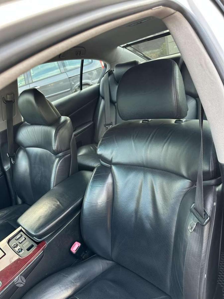 Grey Lexus GS 300h 2007 in Vilnius, with an engine capacity of 3.00 L and mileage of 340 thousand km for 2450 €, photo 12 on AUTOMOTO.COM.LV