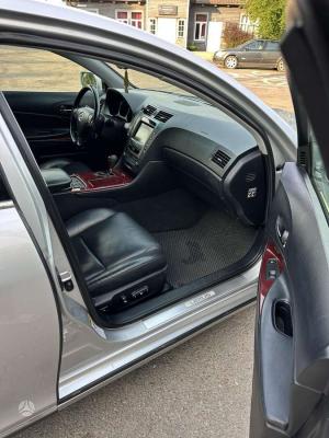 Grey Lexus GS 300h 2007 in Vilnius, with an engine capacity of 3.00 L and mileage of 340 thousand km for 2450 €, photo 13 on AUTOMOTO.COM.LV